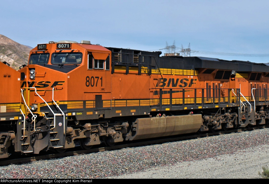 BNSF 8071